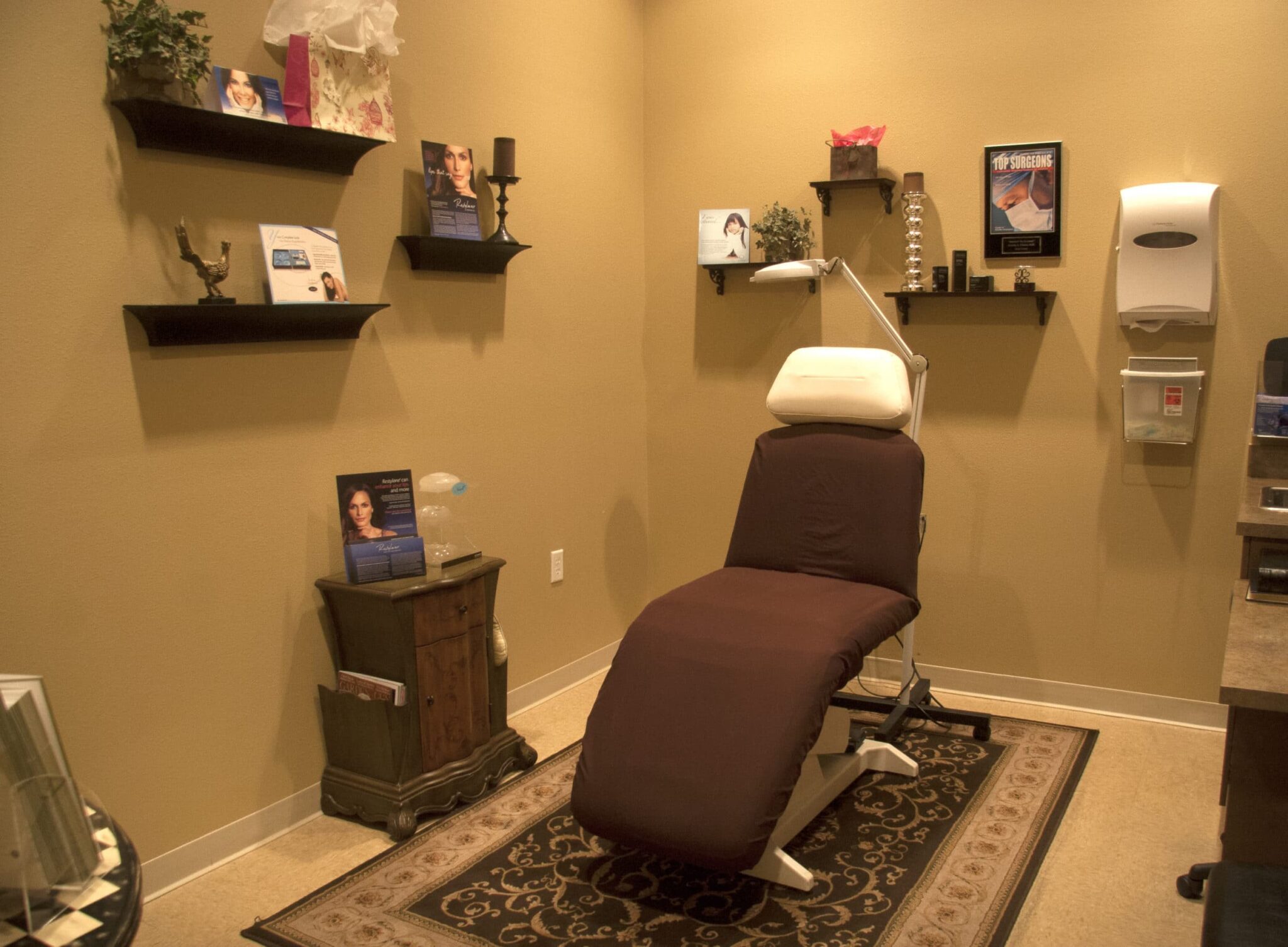 Contact Artisan Aesthetics - Dr. Castor